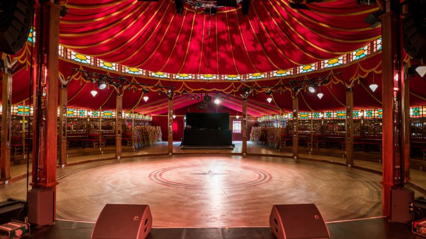 Spiegeltent Palais du Variété | EdinburghGuide.com